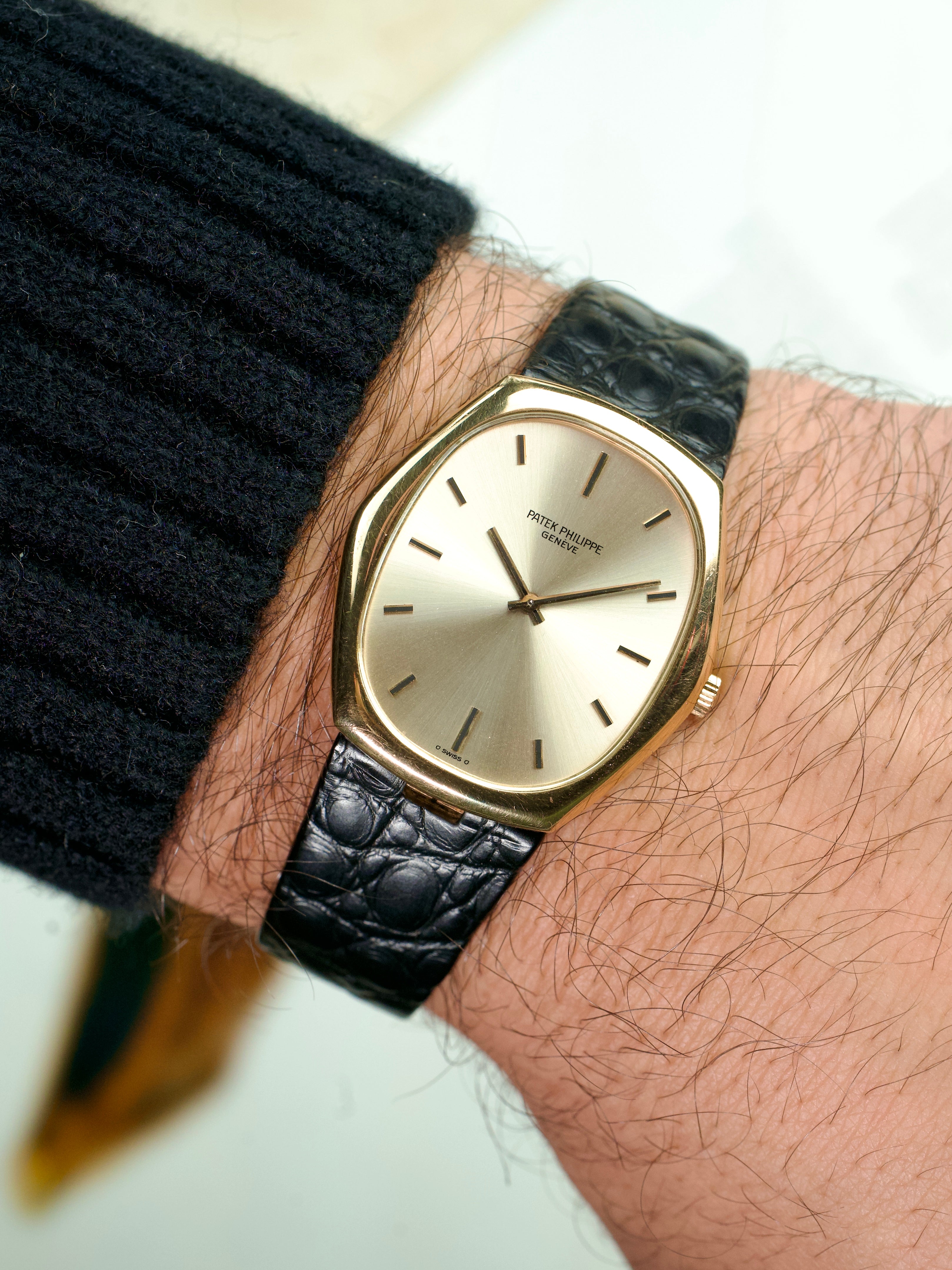 Patek Philippe Ellipse 3858j Dore Sigma Dial 18 Carat Gold 1970s ...